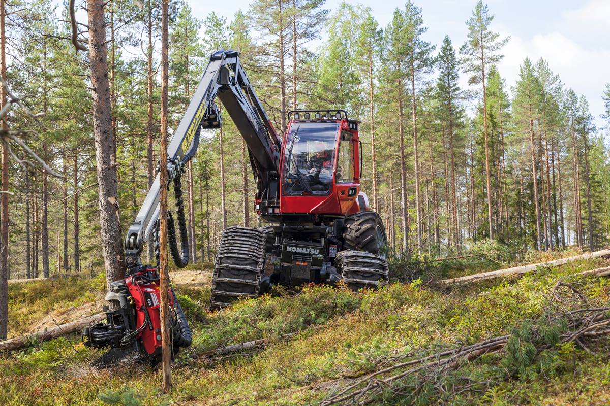 Komatsu 911 harvester